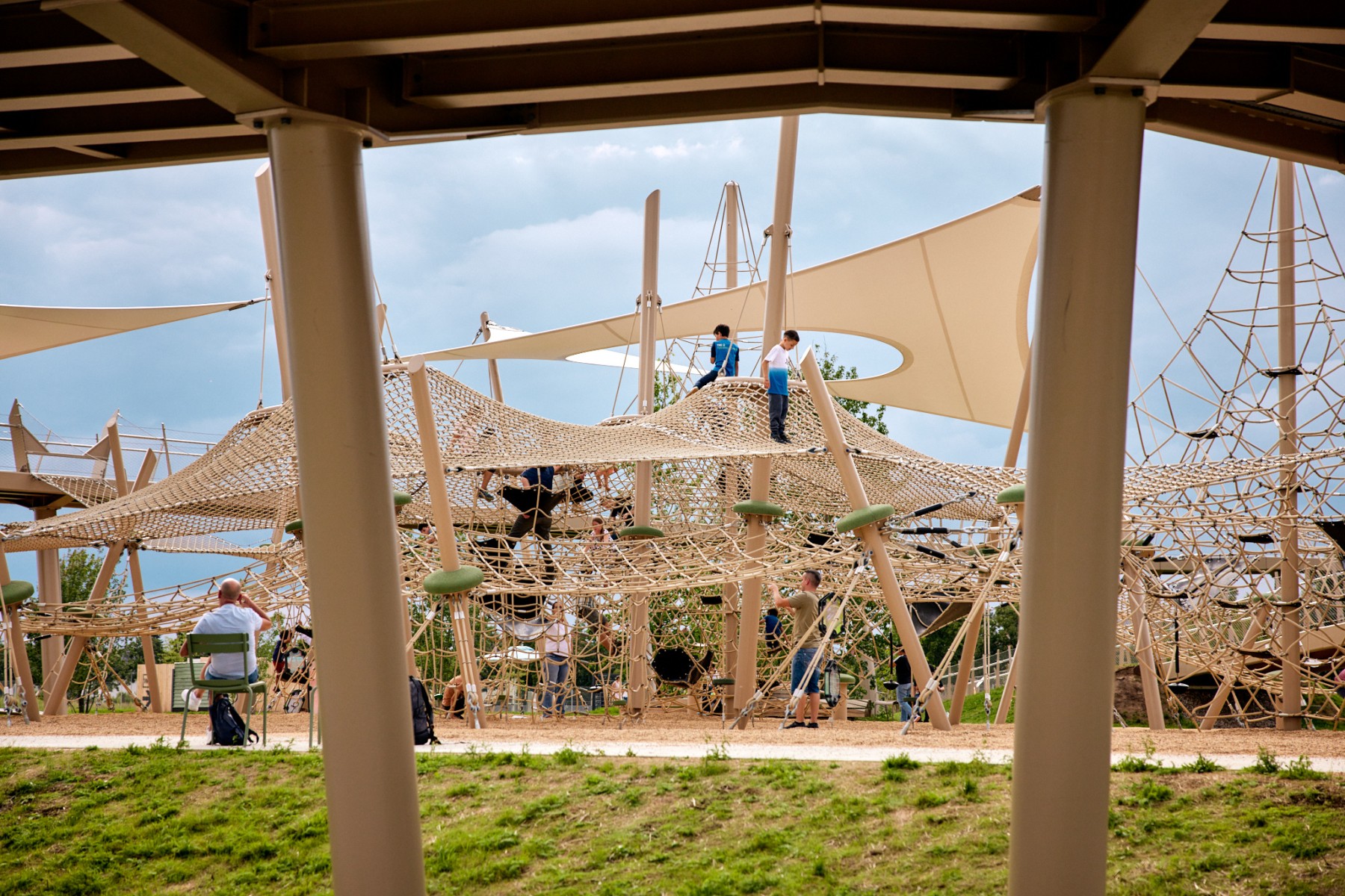 Membranüberdachung für eine Spielskulptur auf der Bundesgartenschau 2023